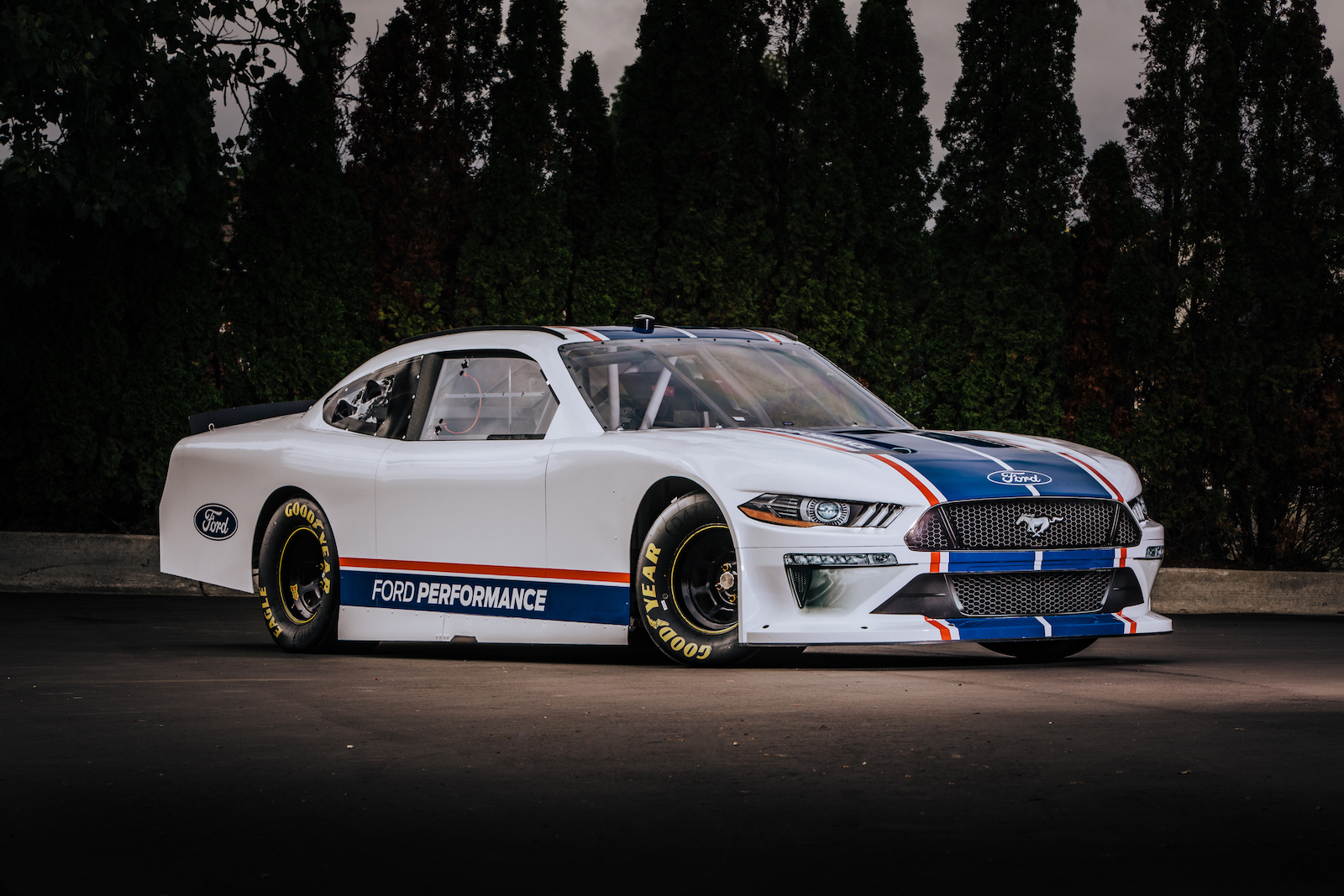 NASCAR open to hybrid drive - Beyond Racing